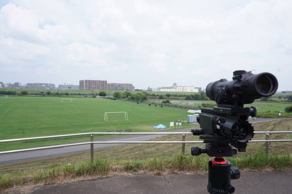 バッテリー駆動のLEDモデル、Trijicon ACOG TA110-C 赤、緑レティクルのレビュー | エボログ